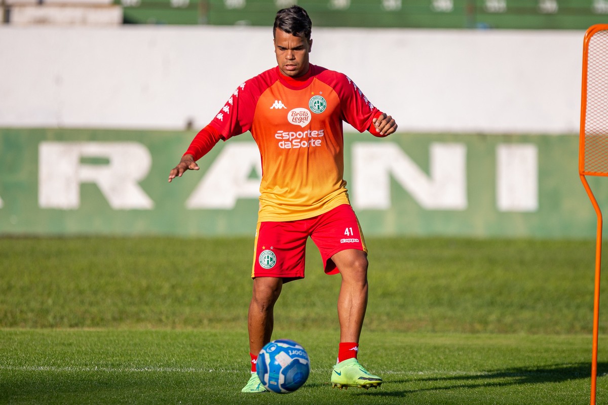 Guarani empresta dois jogadores para o União São João | guarani | ge