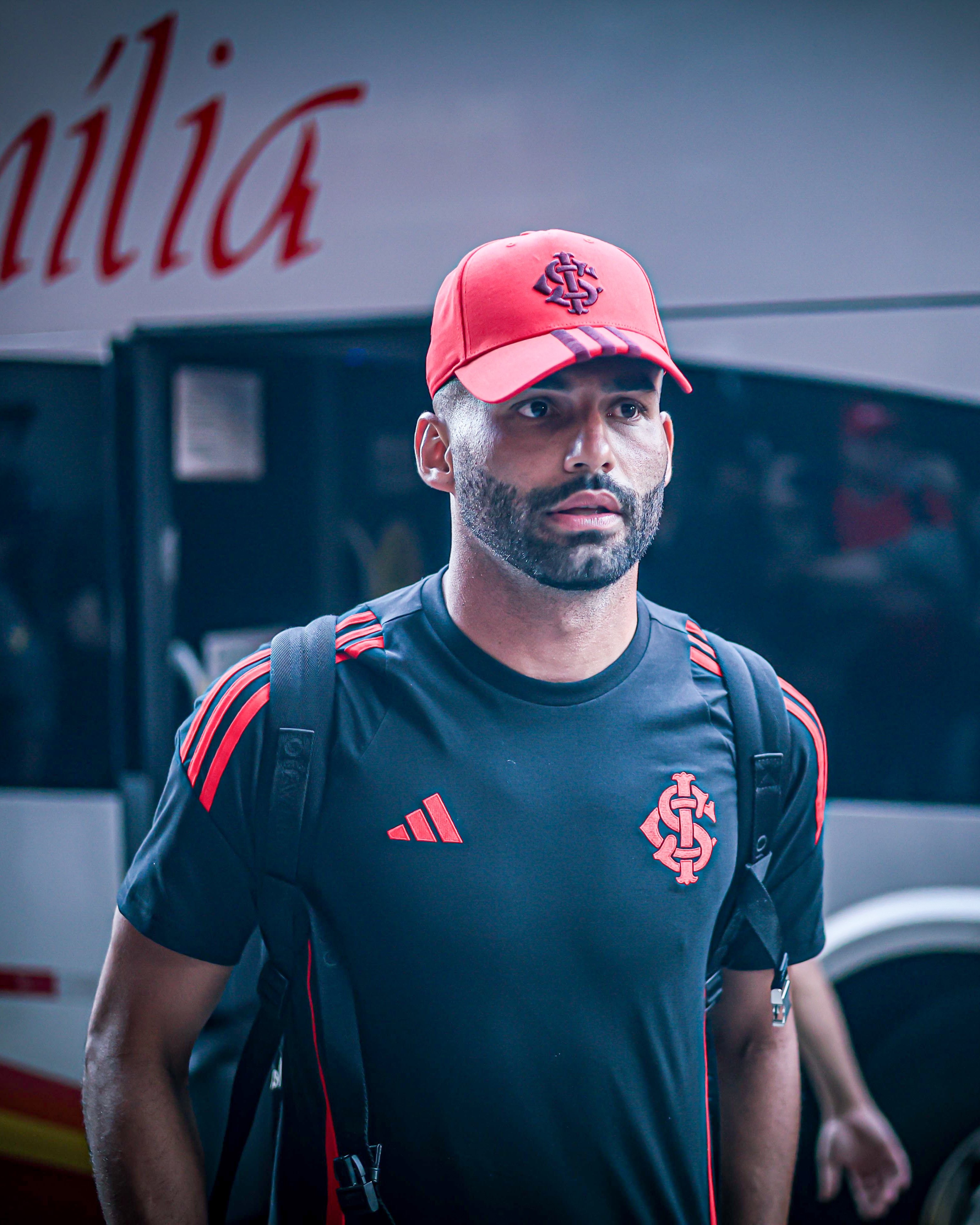 A caminho do Santos, Thiago Maia fica fora de treino do Inter | Ge