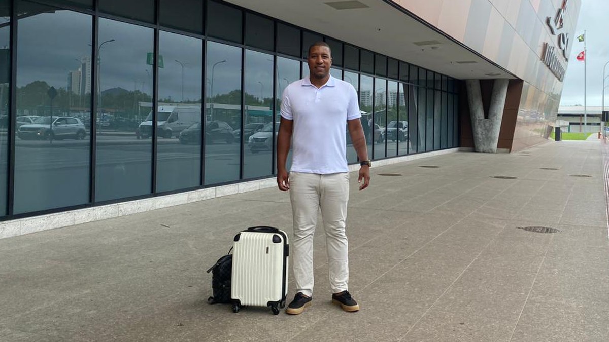 Técnico Rodrigo César, do Vitória-ES, embarca para Ribeirão Preto para ...