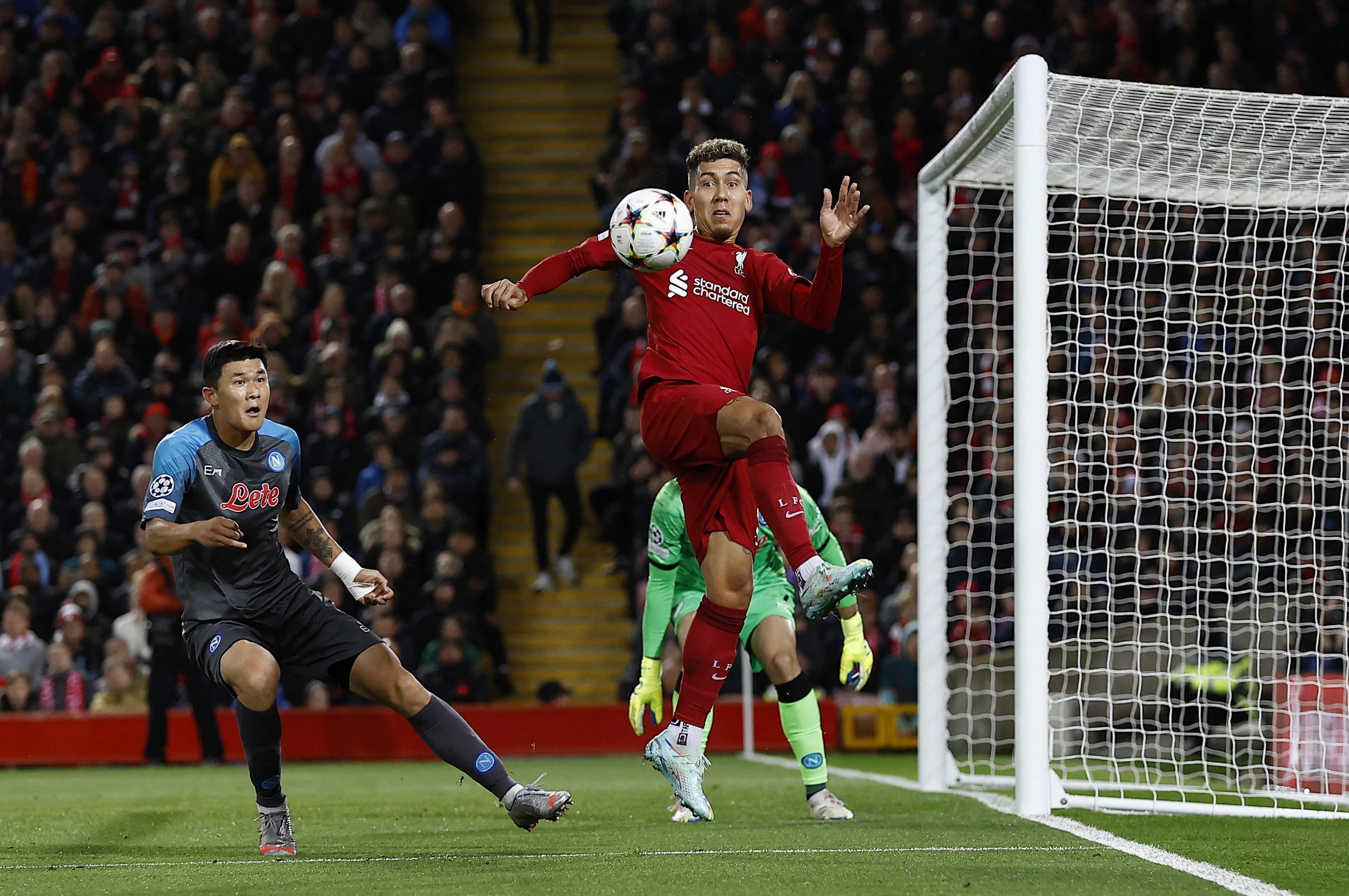 Liverpool propõe contrato mais curto a Roberto Firmino, diz jornalista | Ge