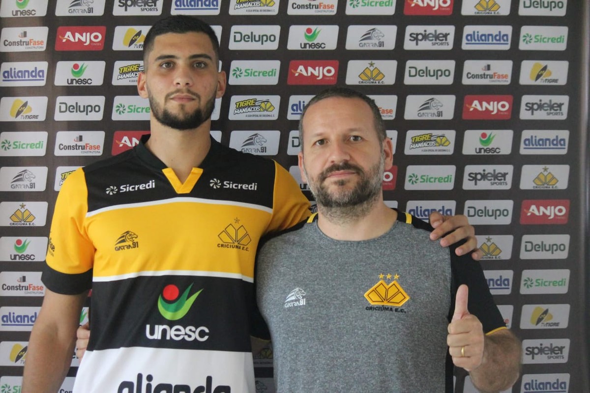 Vestiram a camisa: Criciúma apresenta Marcel Scalese e Moacir ...