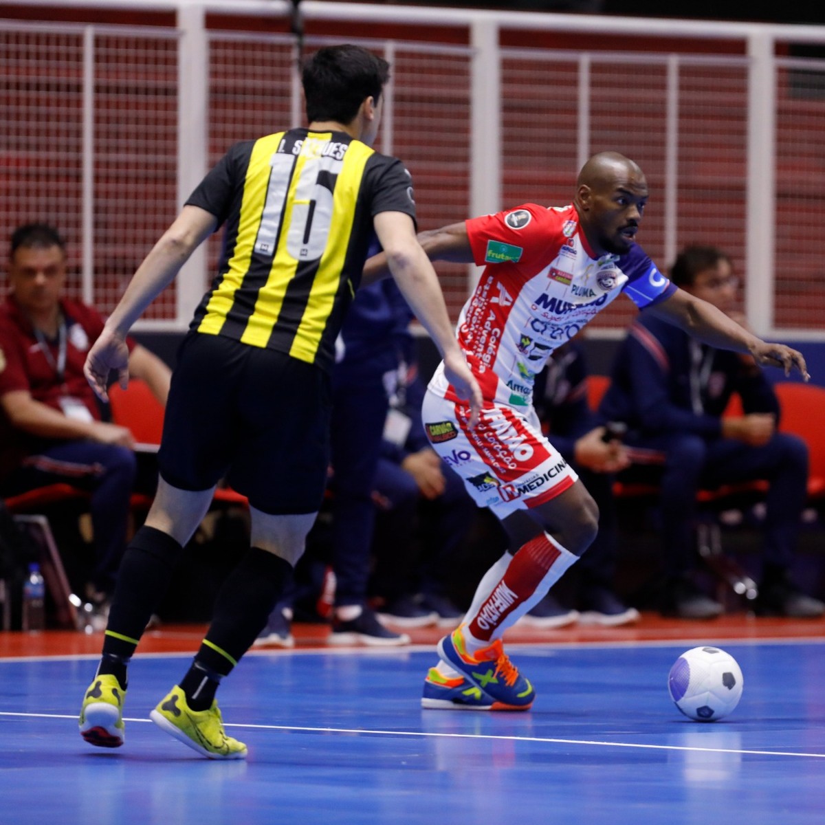 Da Copa Rio Sul ao título da Libertadores de Futsal: Ernani, de Três ...