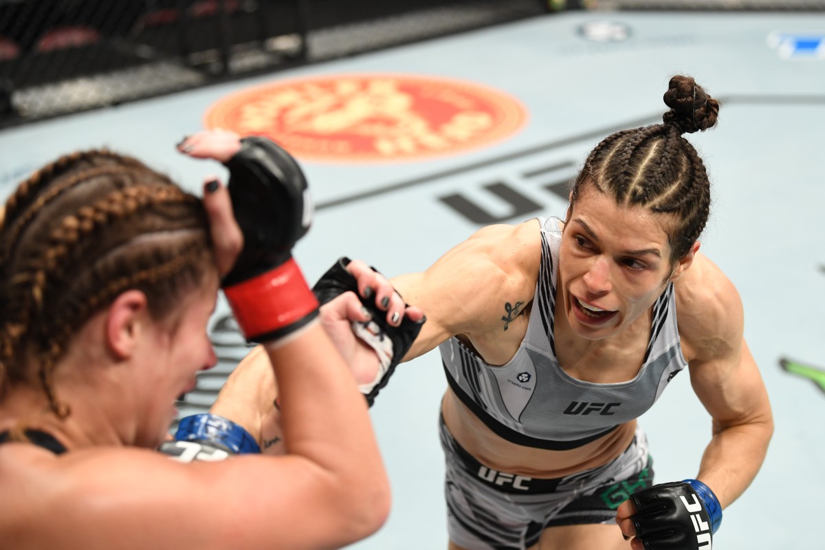 Melissa Gatto vibra com estreia vitoriosa no UFC: "Cheguei causando boa ...