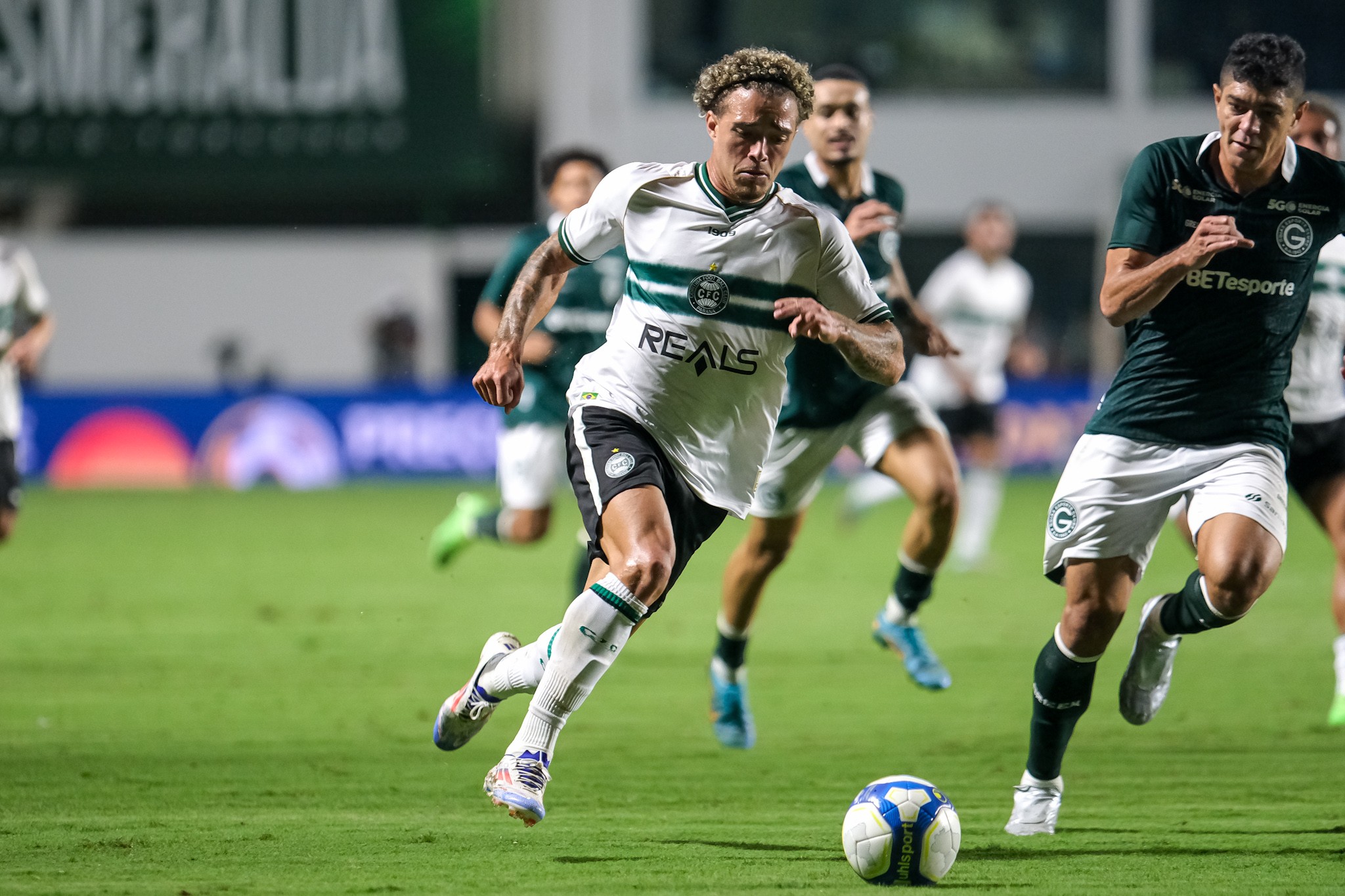 Coritiba sai na frente no início, mas fica no empate com o Goiás | Ge