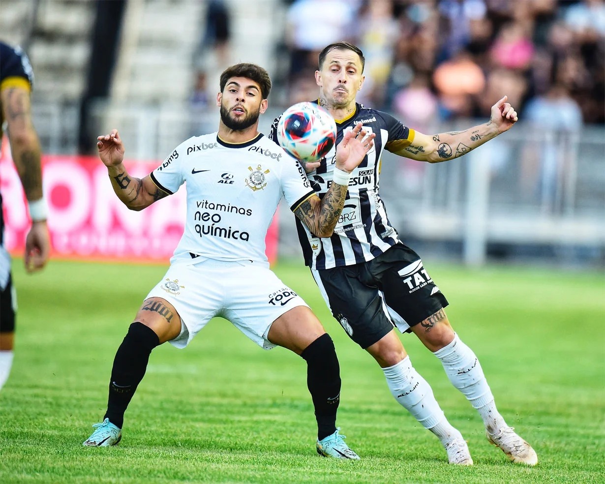 Ponte Preta fica perto de oficializar lateral Zé Mário, ex ...