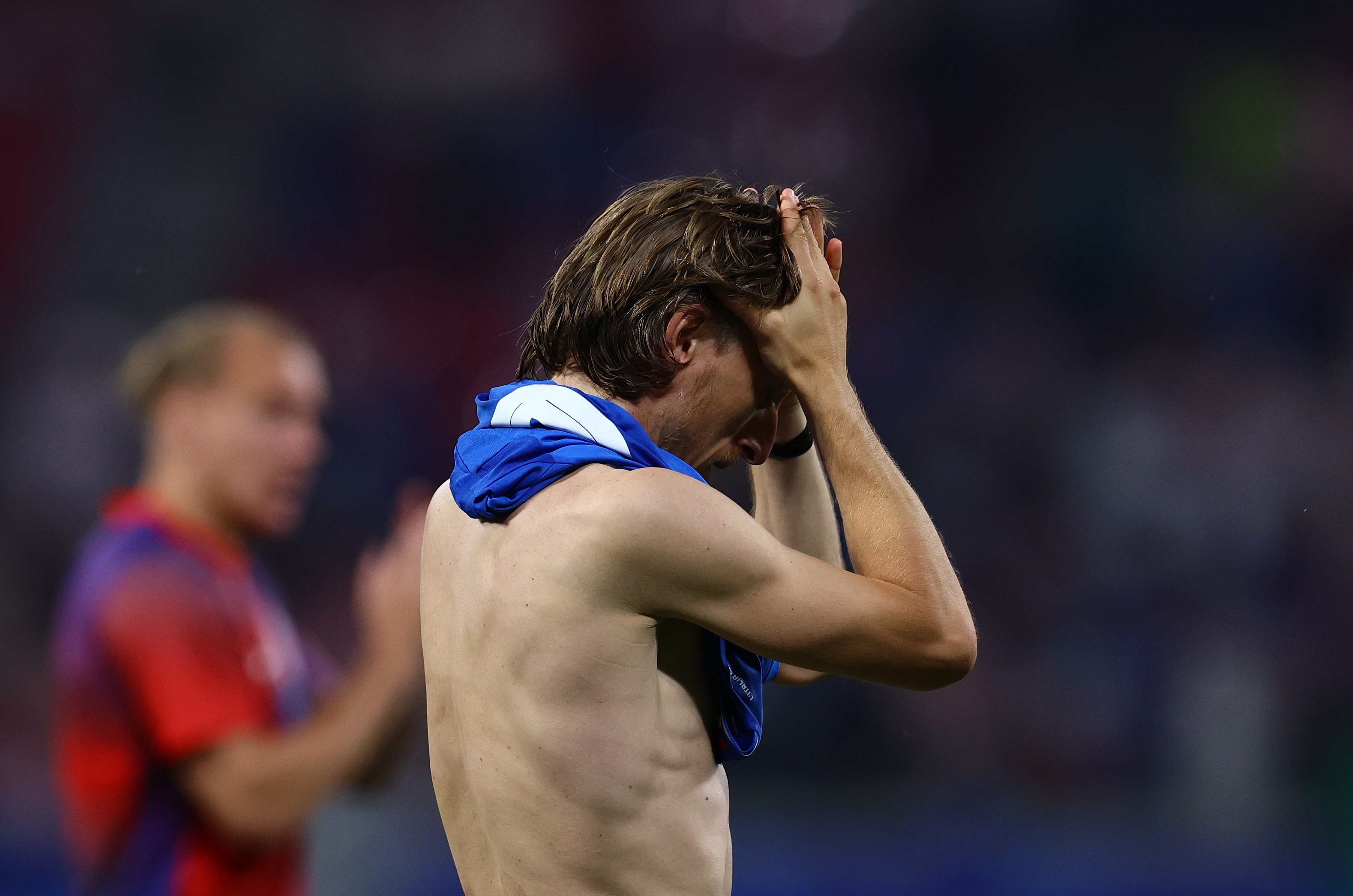 Modric vai do êxtase aos olhos marejados em possível última noite em ...