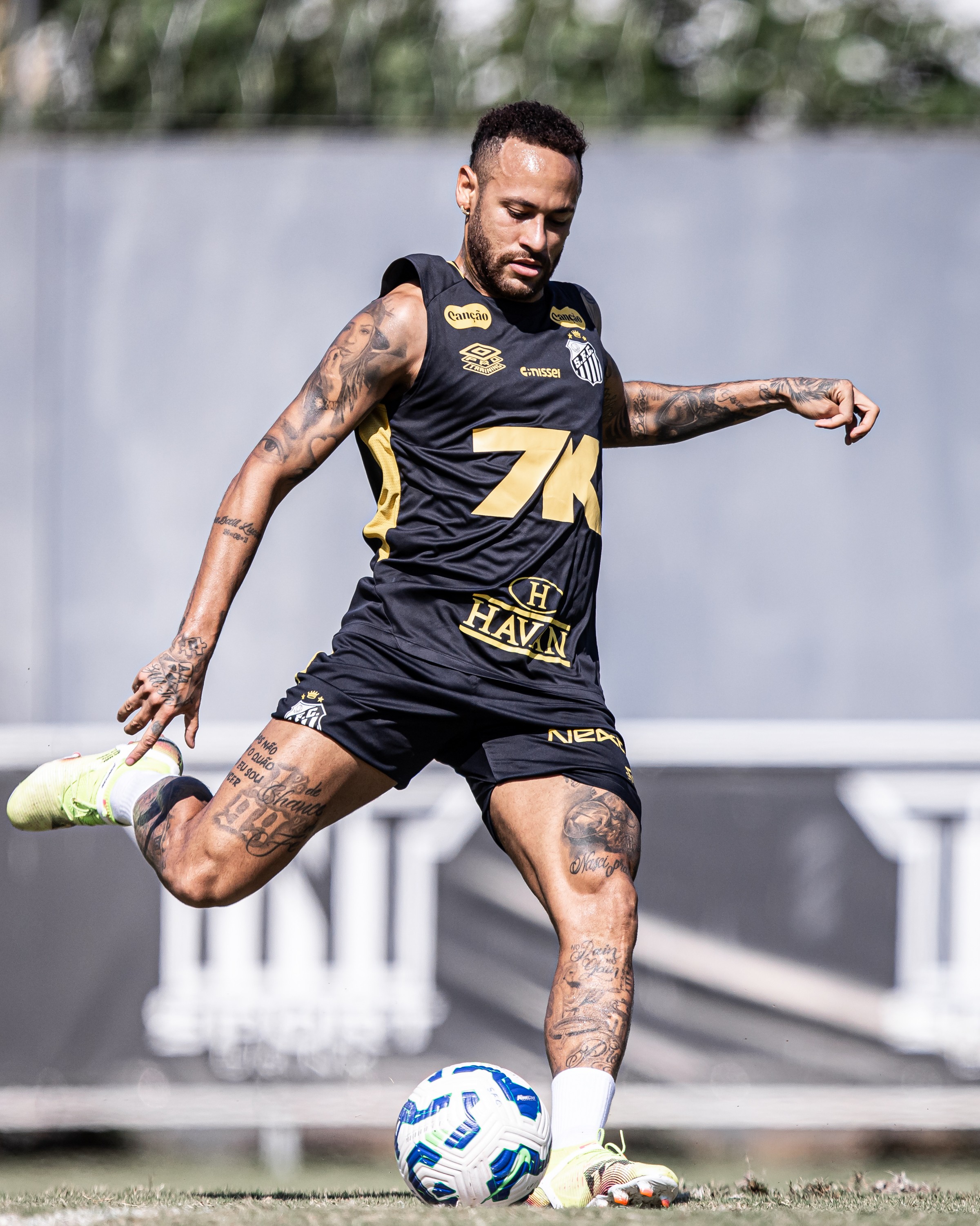 Escalação do Santos: Neymar treina com os reservas e aumenta ...