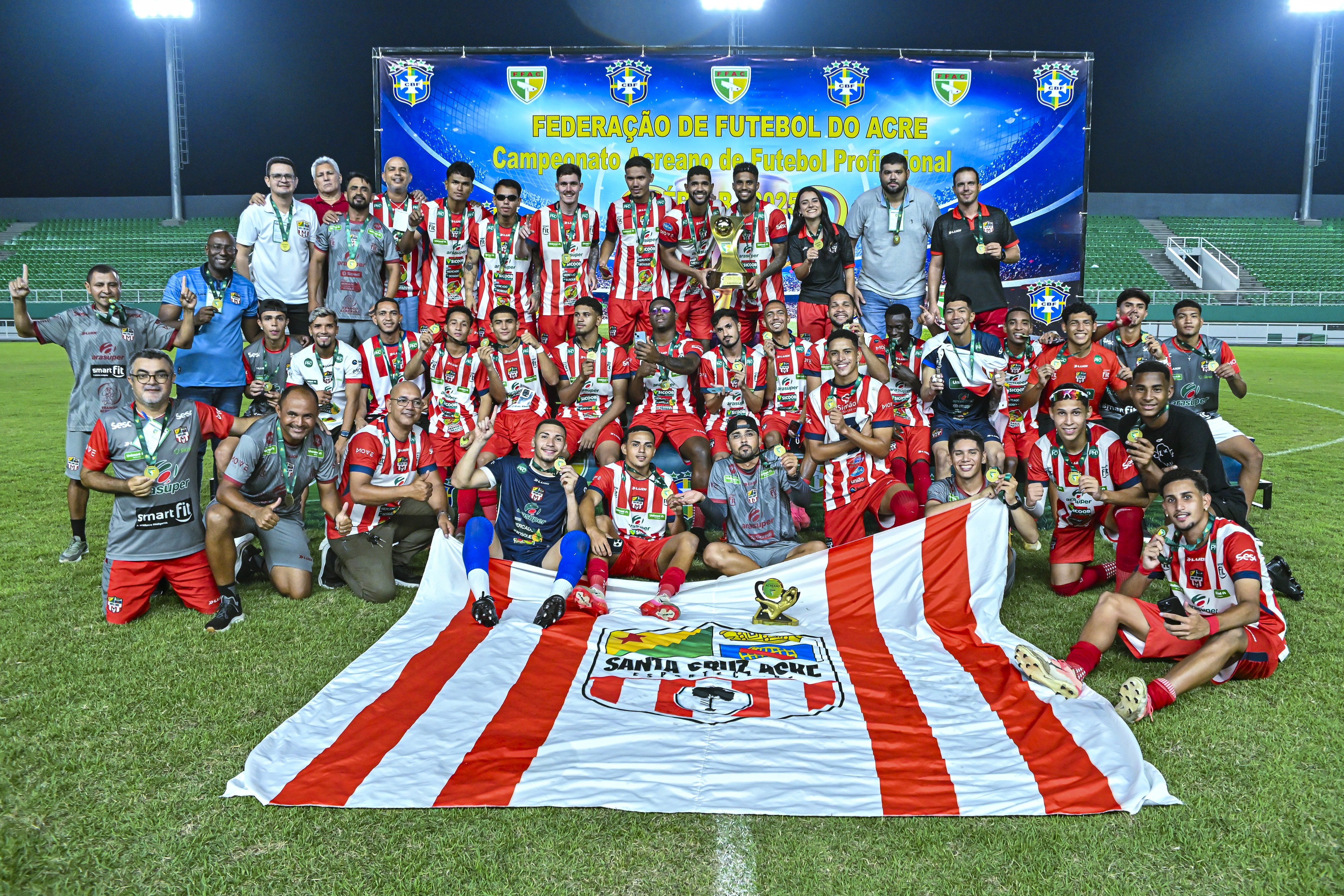 Retrô - Santa Cruz-AC: conquista do 1º título profissional e acesso à ...