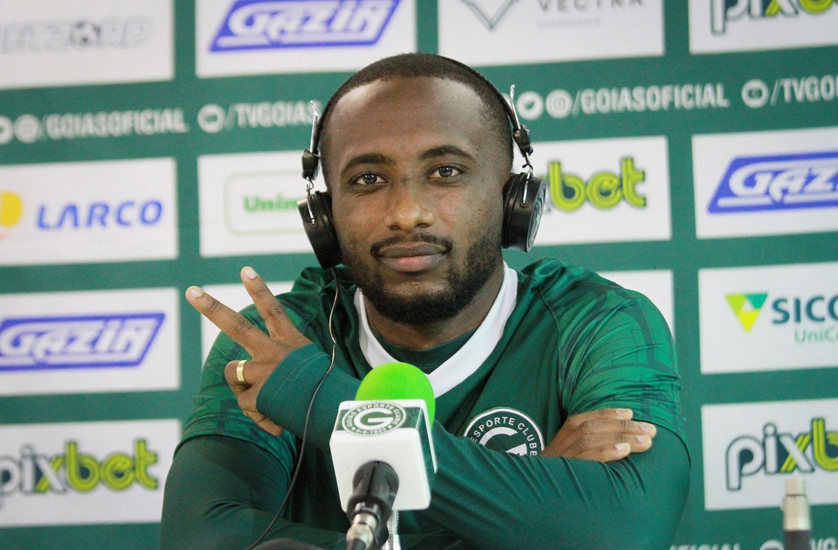 À vontade na lateral, Diego se diz pronto para ajudar o Goiás em ...