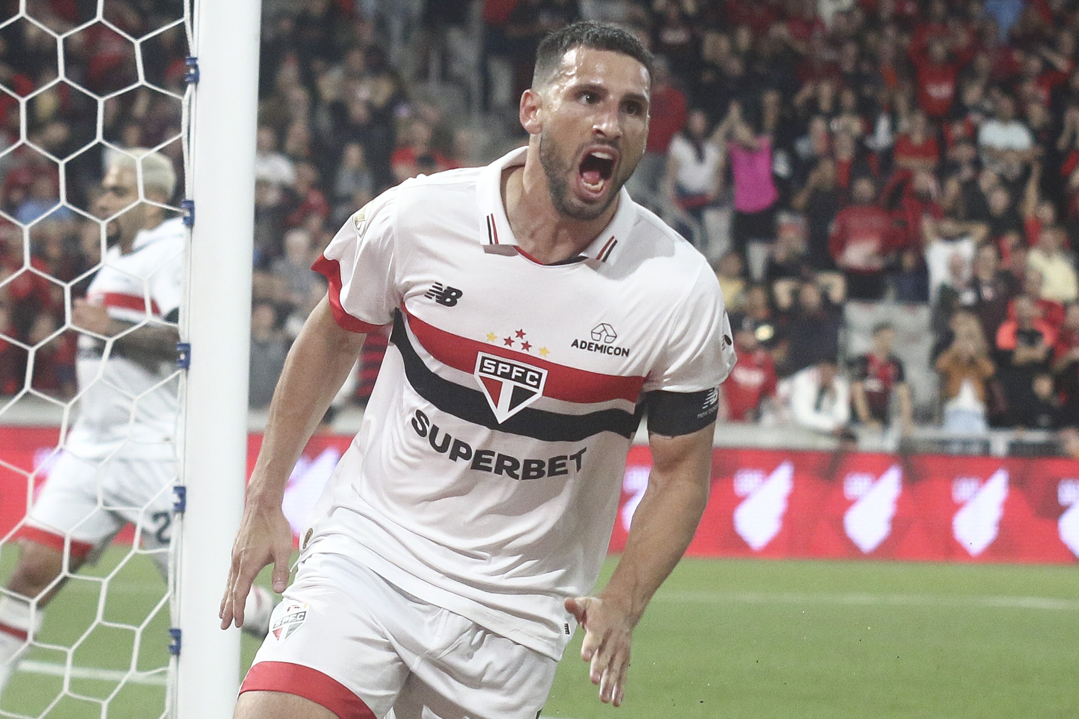 Athletico 1x2 São Paulo: assista aos gols e melhores momentos | Ge