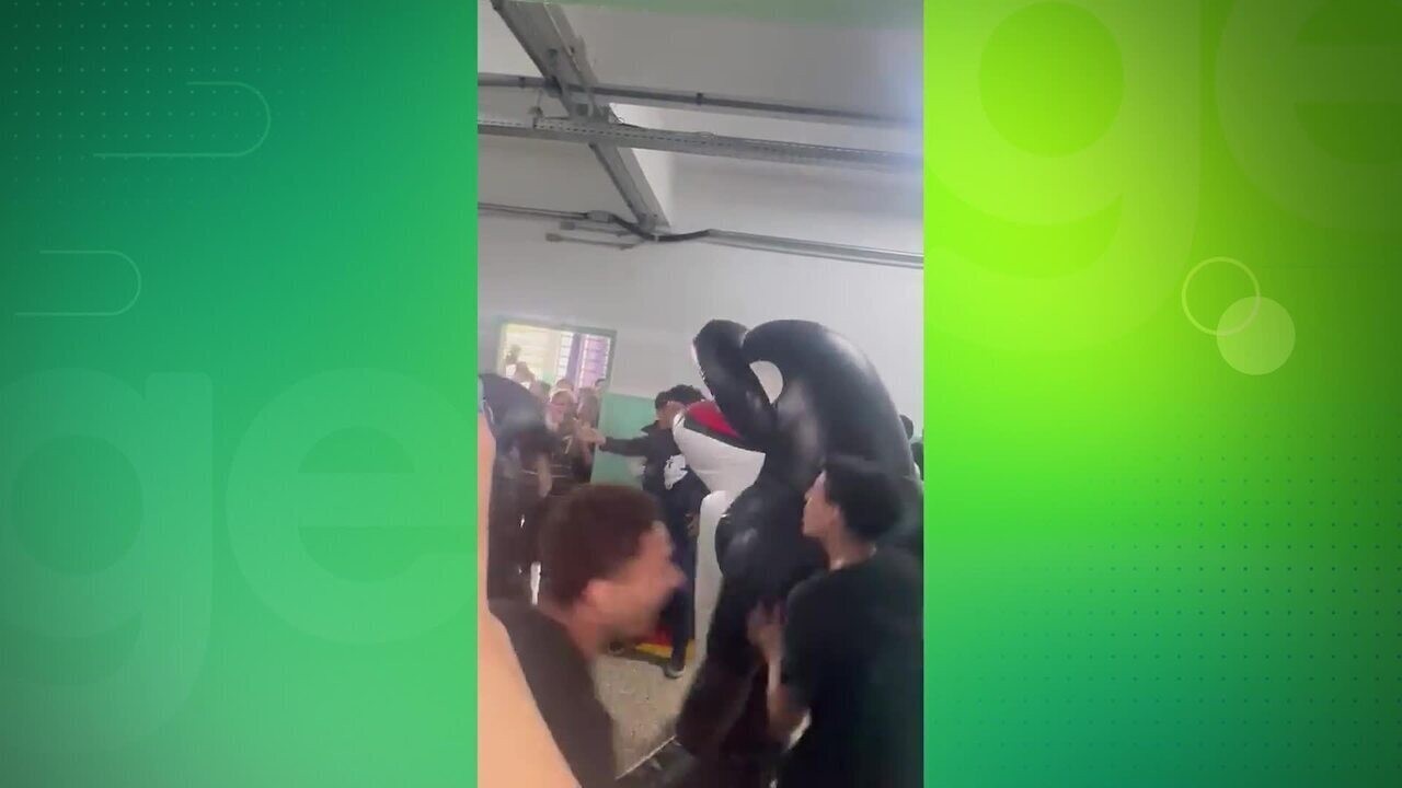 Rodinha punk, provocação a rival e festa: mascotes do Santos viram ...