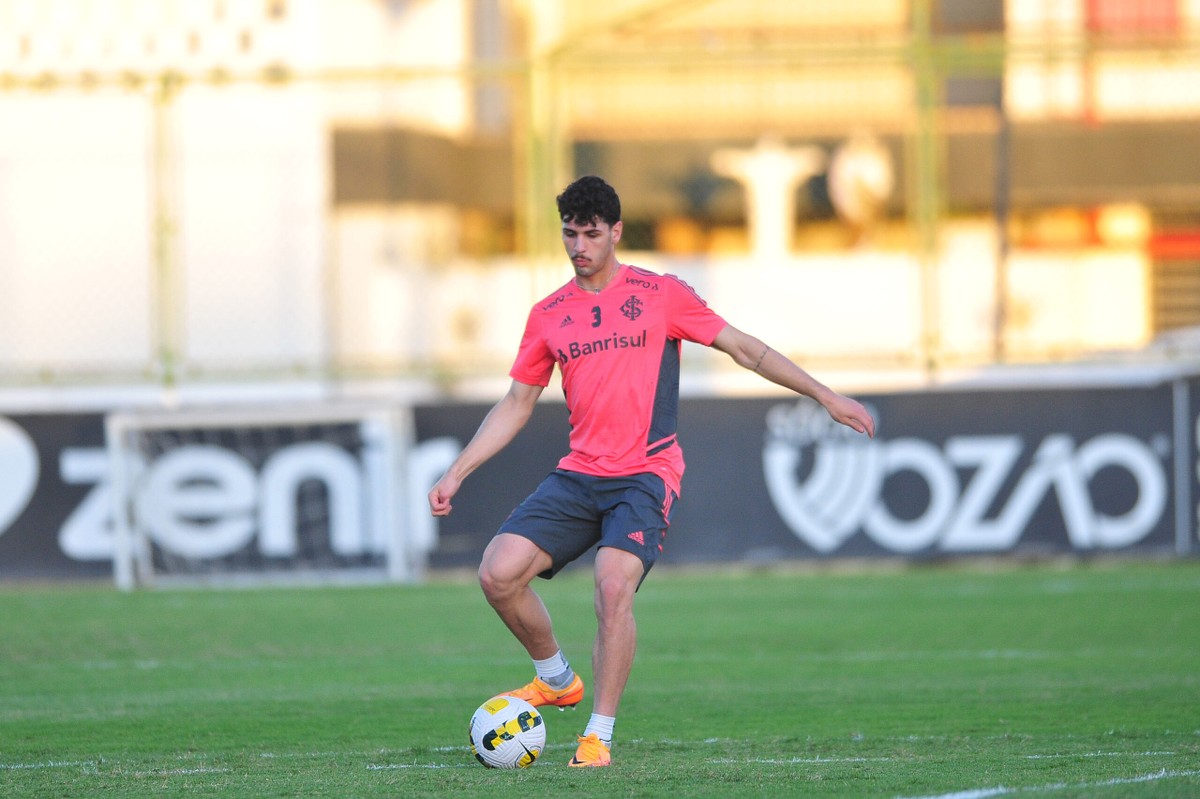 Johnny projeta duelo com o Fortaleza e valoriza chance para outros ...