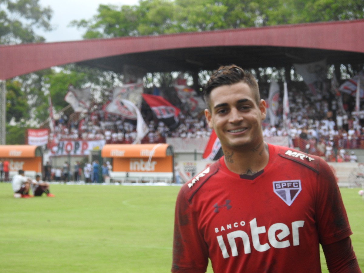 Jean se destaca com defesas de pênaltis em treino do São Paulo | são ...