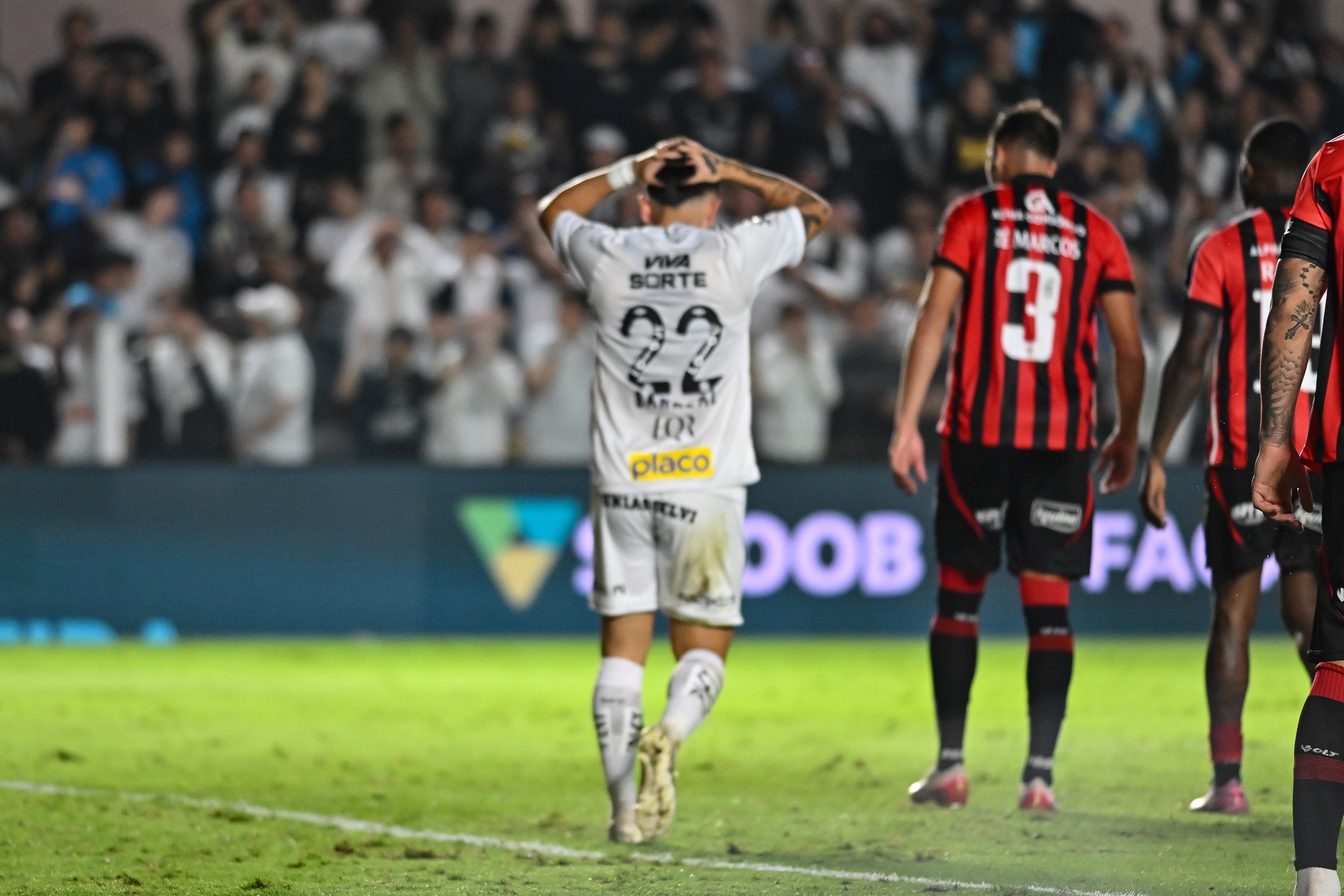 Torcida do Santos protesta após derrota na Vila Belmiro: "Time sem ...