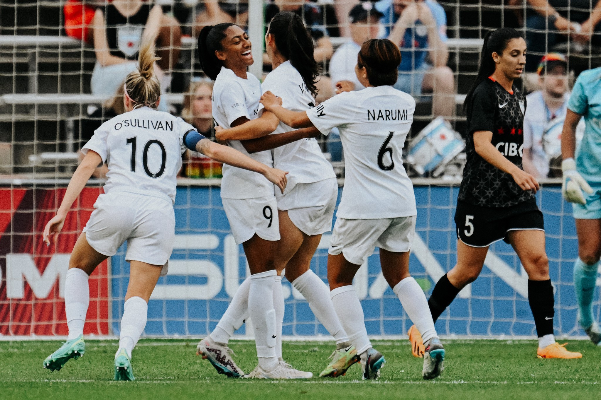 Kerolin faz hat-trick em goleada do Courage e assume artilharia da WNSL ...