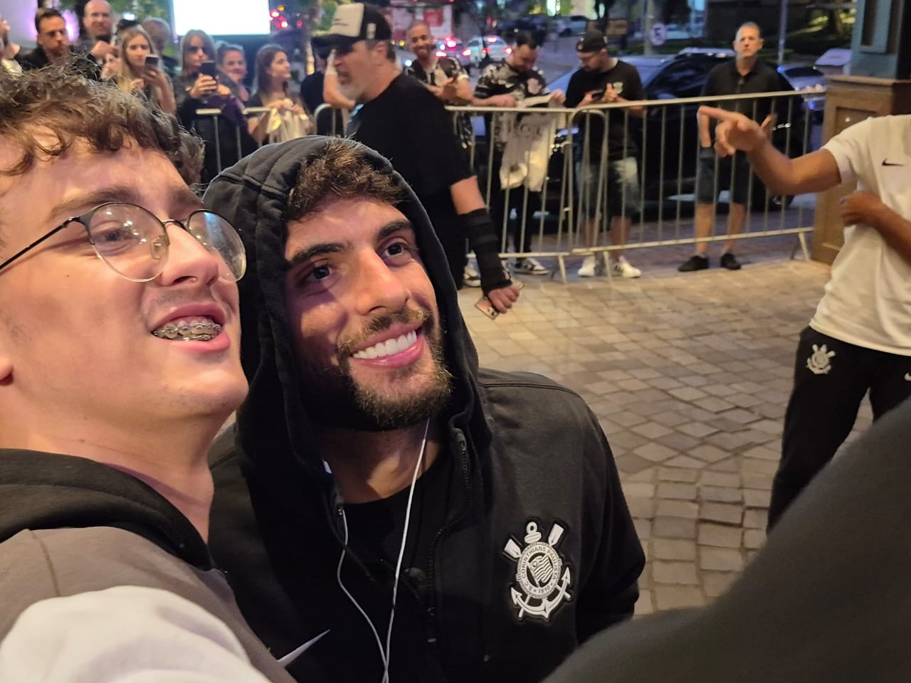 Sem Fagner e Coronado, Corinthians chega ao RS para jogo com o Grêmio; veja relacionados