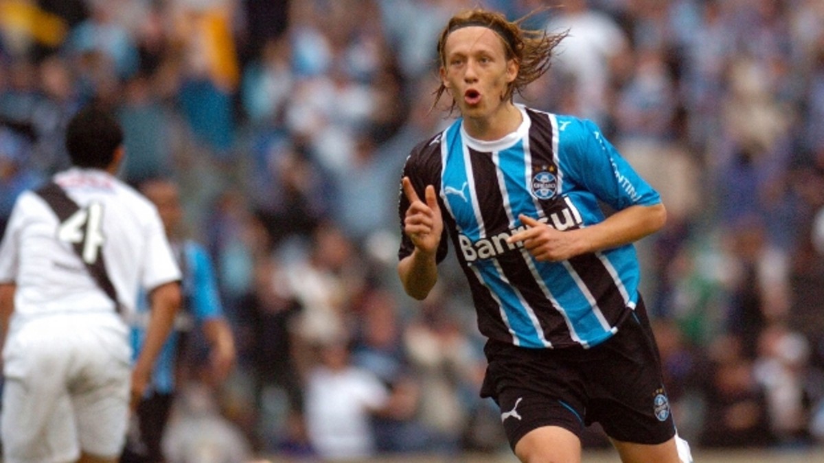 Grêmio inicia conversas para tentar retorno de Lucas Leiva | futebol | ge