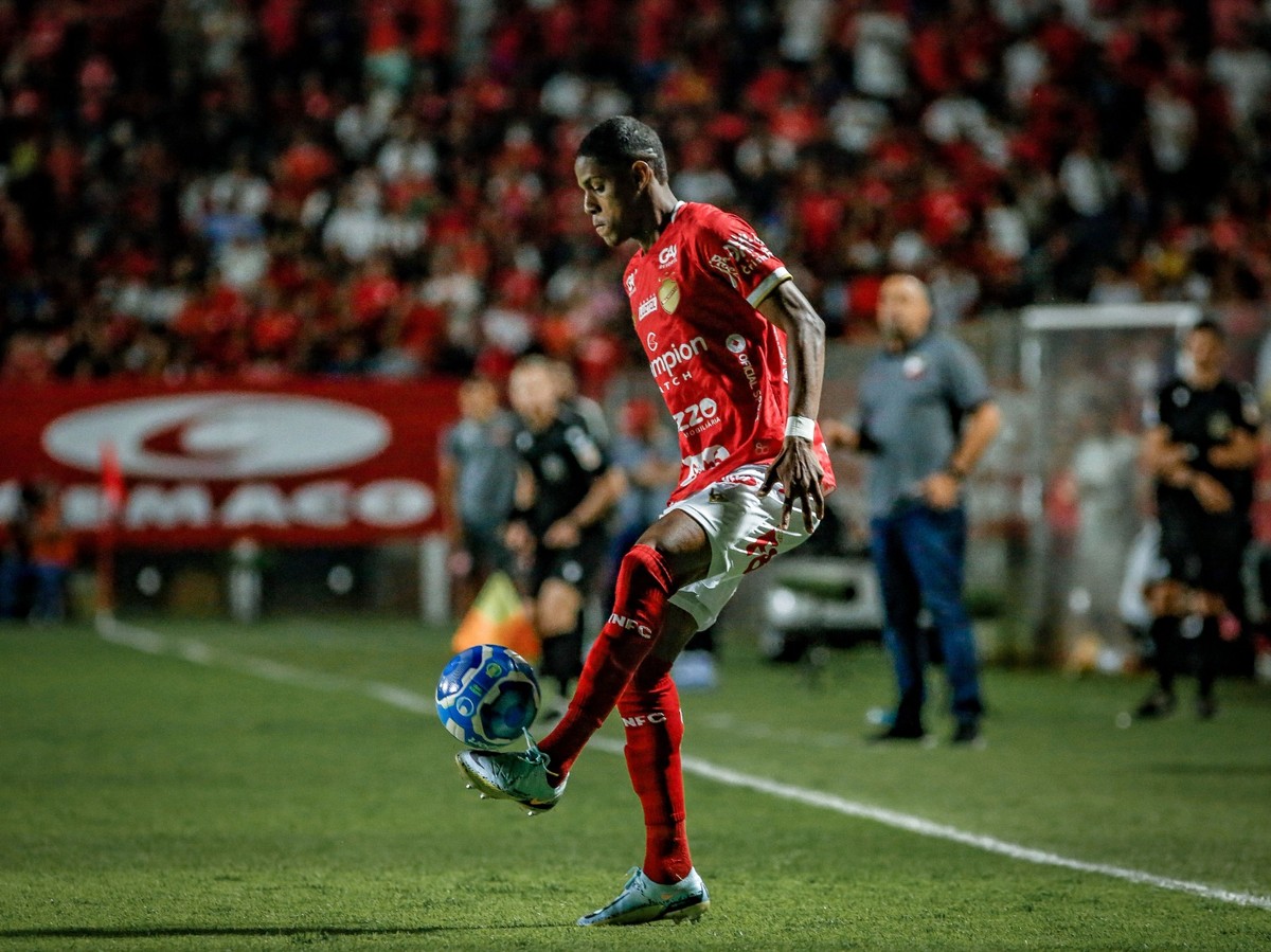 Vila Nova acerta venda de Rodrigo Gelado para o Coritiba | futebol | ge