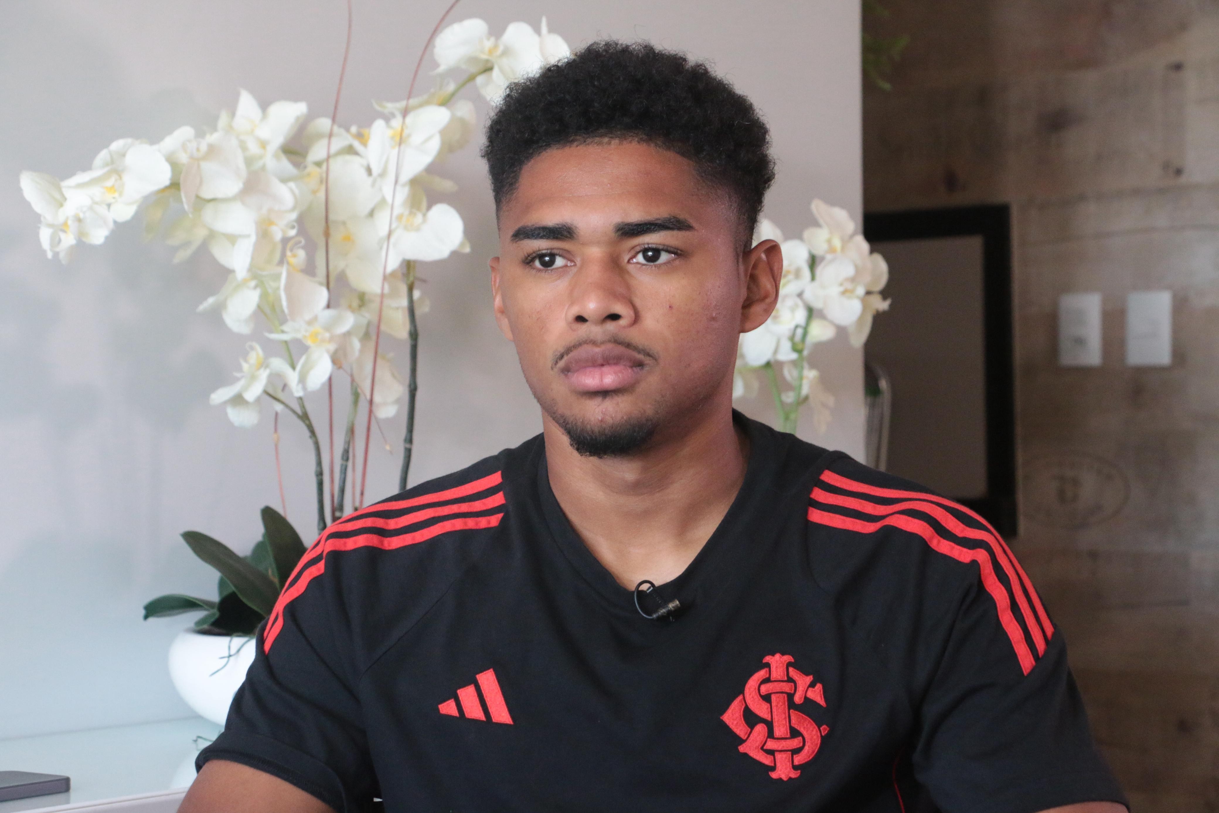 Entrevista: Victor Gabriel conta como virou zagueiro no Inter