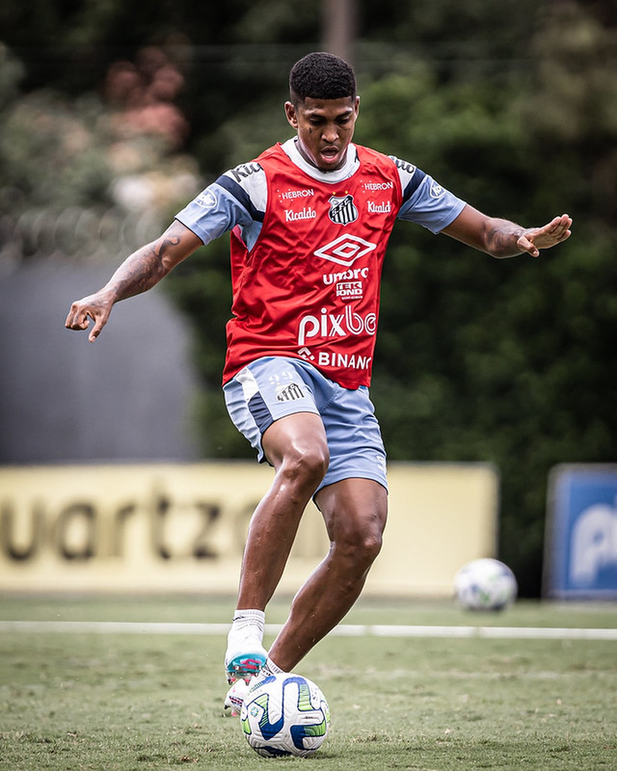 Com poucas oportunidades, Raniel rescinde contrato com o Santos ...