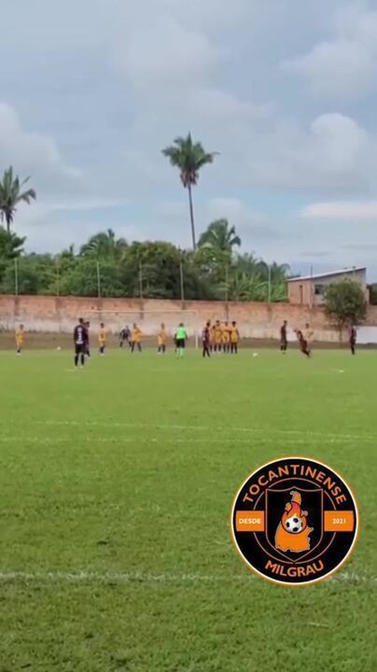 Edno, ex-Corinthians, volta a deixar a área técnica e faz golaço de ...