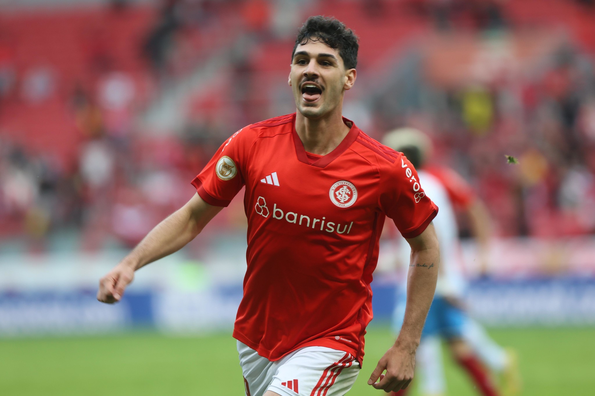 Johnny vive fase de garçom no Inter e entra em contagem regressiva para ...