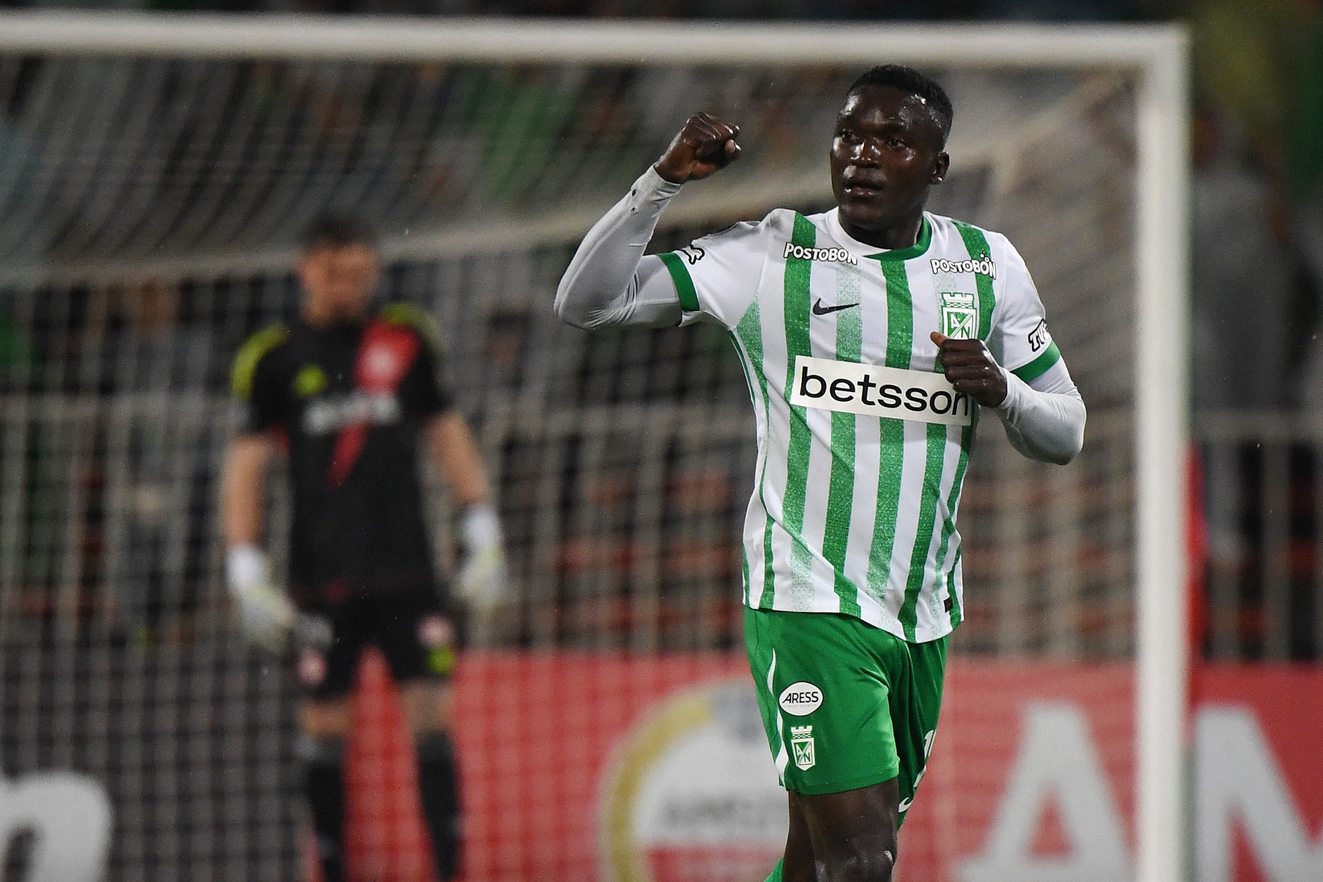 Athletico faz proposta pelo atacante Kevin Viveros, do Atlético ...