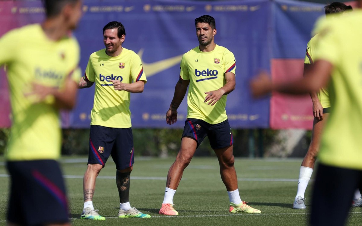 Messi aparece com fortes marcas na perna direita após "batalha" contra ...