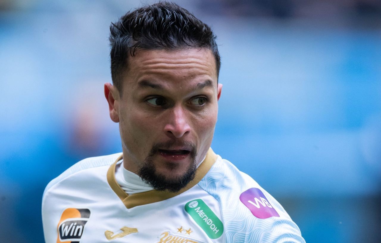 Botafogo acerta contratação do atacante Artur, do Zenit | Ge