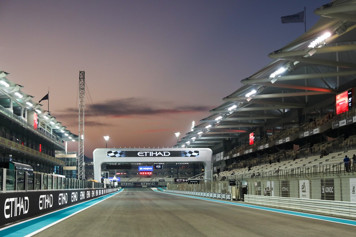 Lando Norris vence GP de Abu Dhabi, e McLaren é campeã de construtores