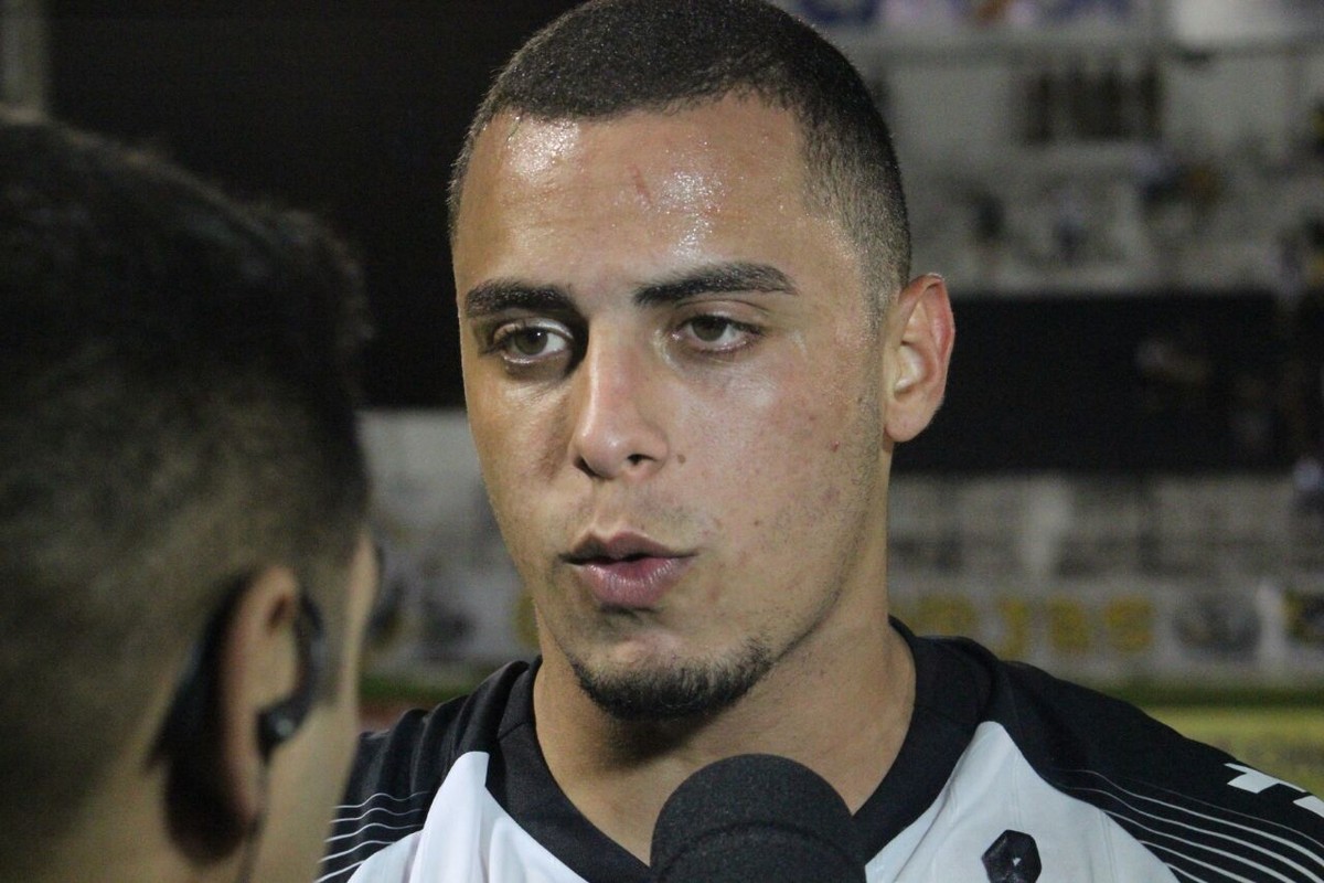 Arthur chega aos 14 gols pelo Ceará e é artilheiro entre clubes da ...