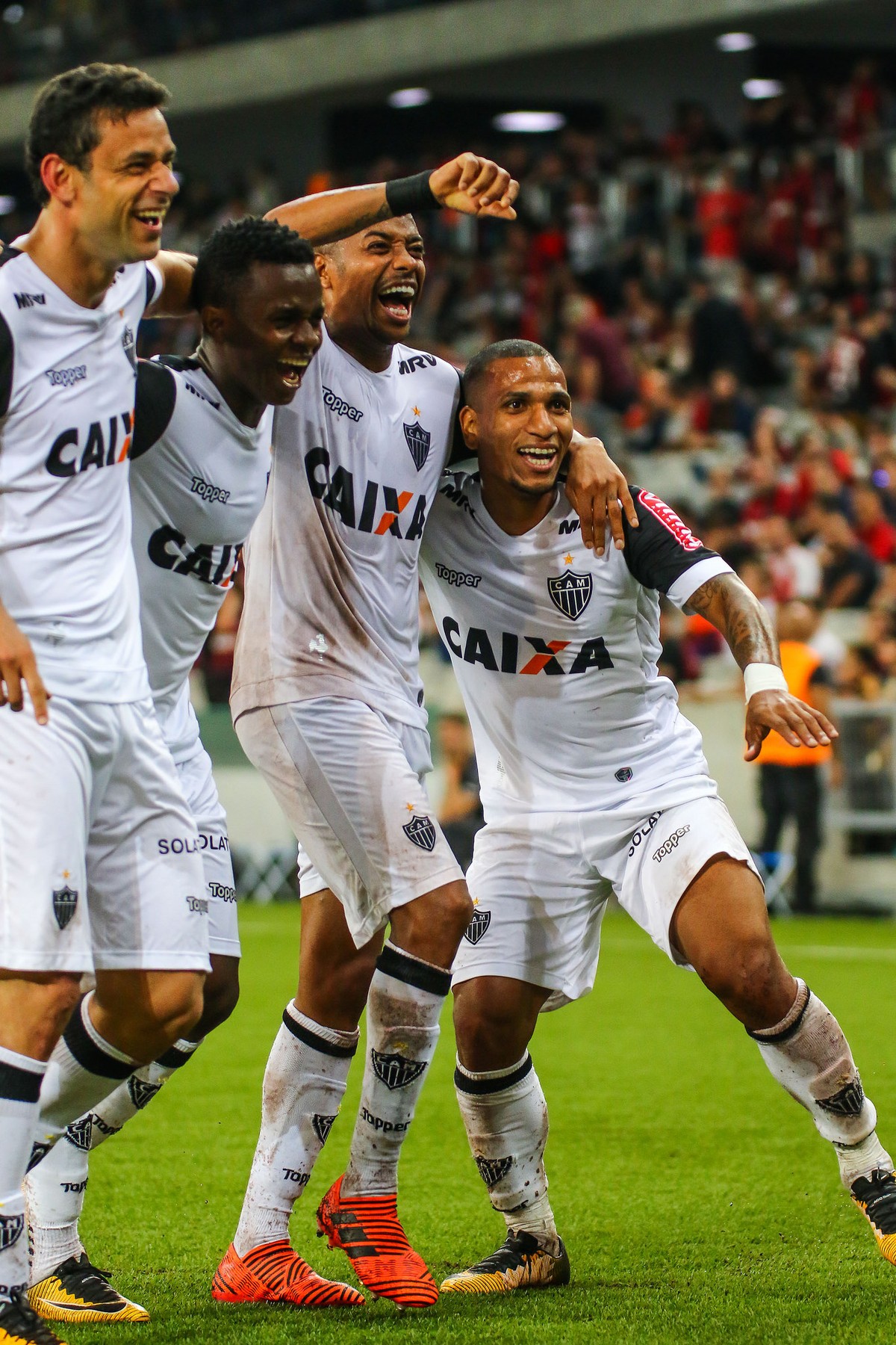 Aproveitamento do Galo no Brasileiro dobra com trio Cazares, Robinho e ...