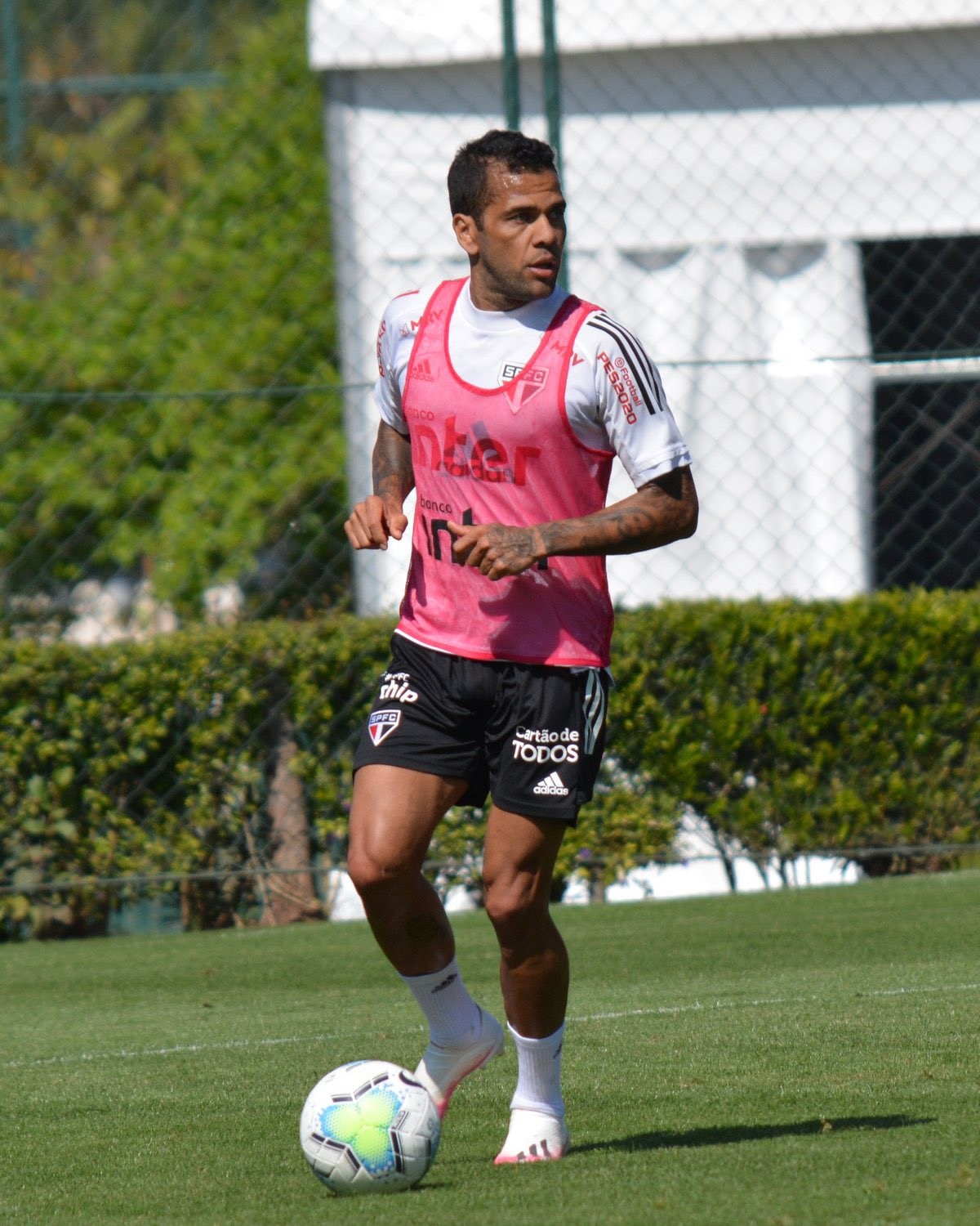 Daniel Alves nega chance de se transferir para o Flamengo: "No Brasil ...