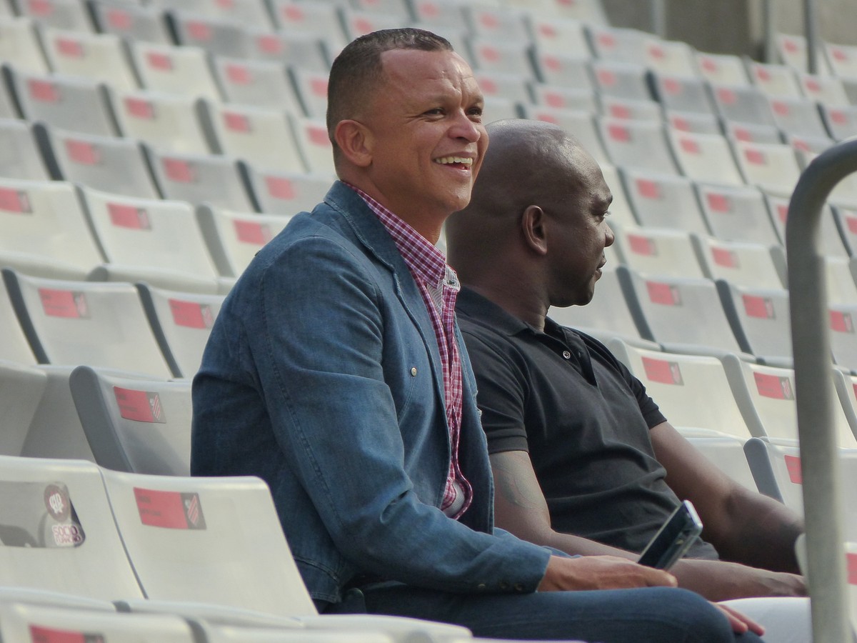 Warley exalta seus quase 26 anos de carreira no futebol antes de ...