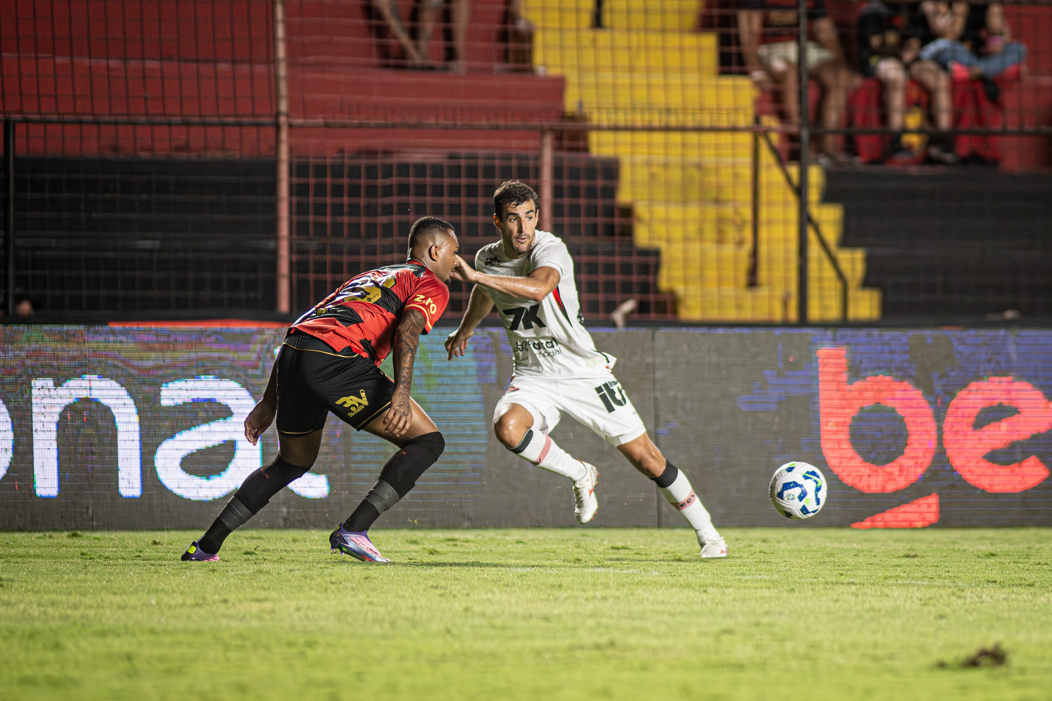 Cáceres faz melhor Série A da carreira em participações para gols | Ge