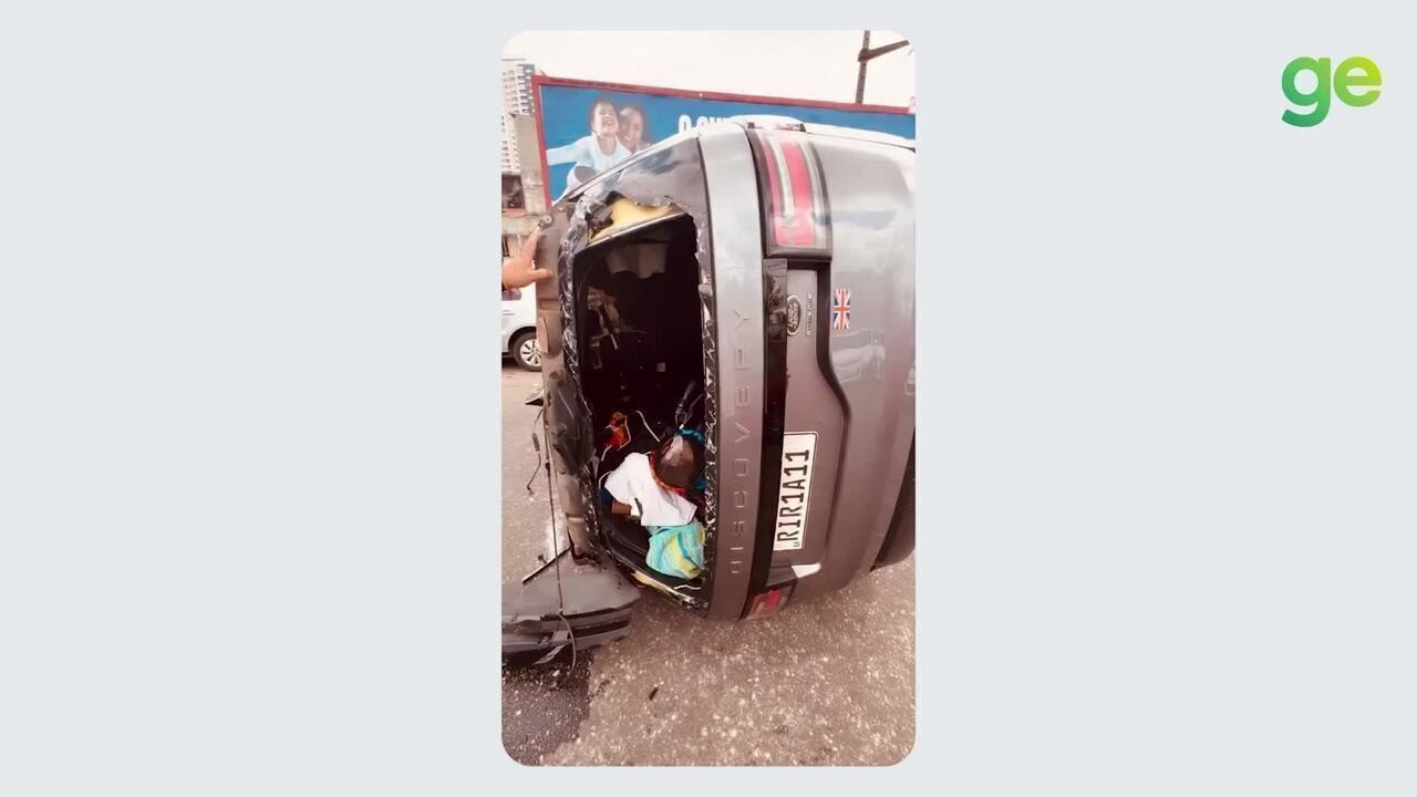Brasileiro ex-campeão do UFC sofre acidente de carro | Ge
