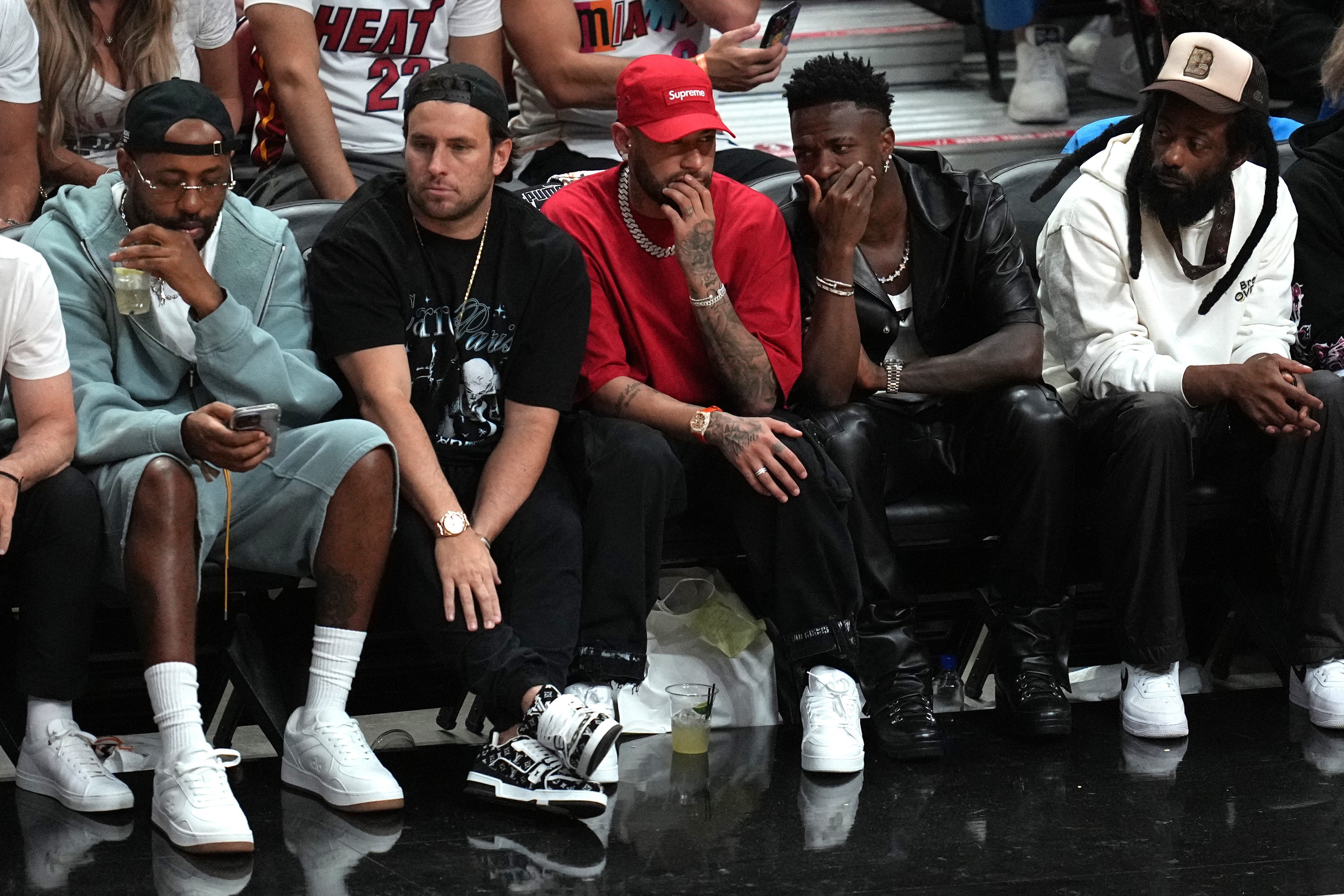 Neymar e Vini Jr marcam presença no jogo 4 das finais da NBA | Ge