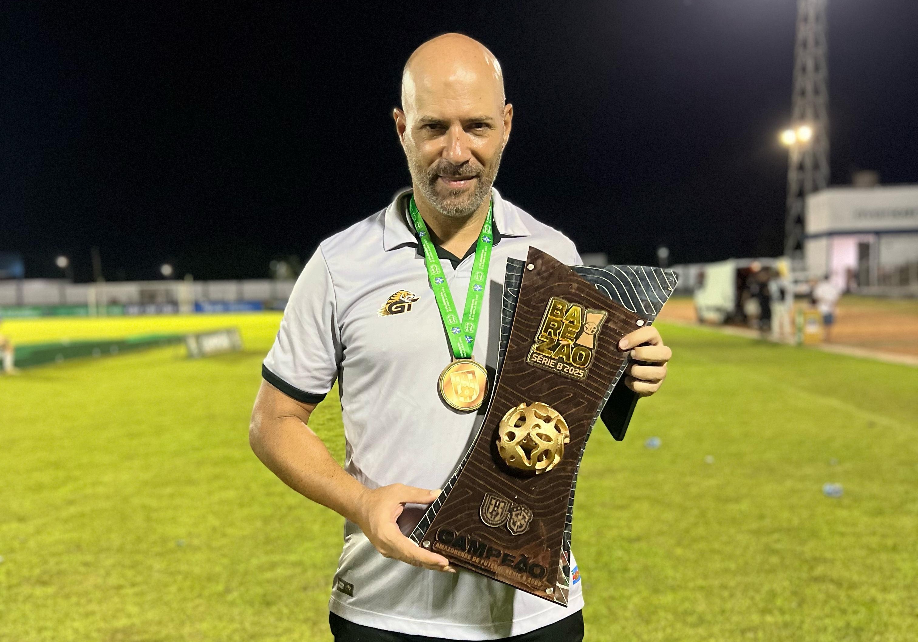 Paulo Morgado comemora quarto acesso na Série B e festeja título do Itacoatiara: "Ninguém ...