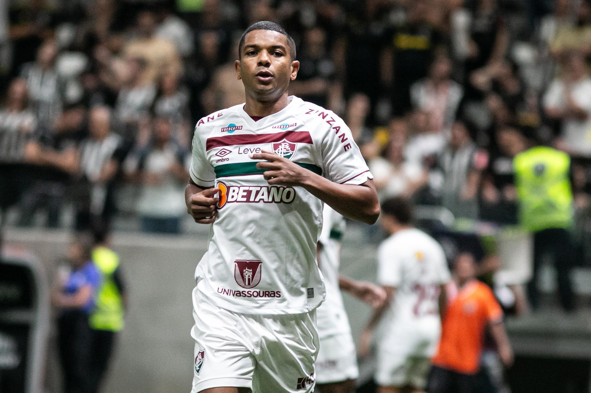 David Braz se despede do elenco do Fluminense e acerta com o Goiás | Ge