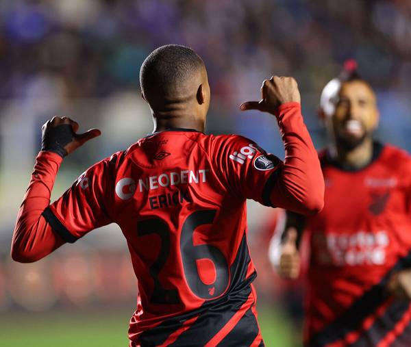 Erick fecha 2023 com maior número de gols e assistências da carreira ...