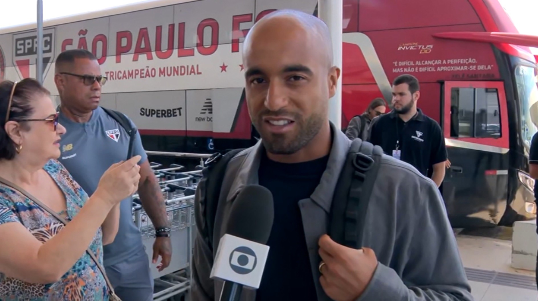 São Paulo embarca para os EUA, e Lucas enaltece chegada de Oscar ...