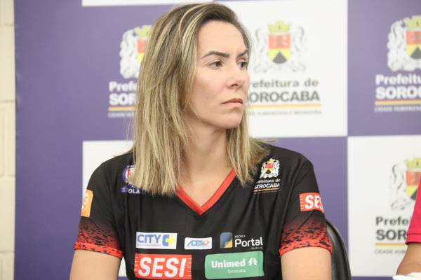 Ex-seleção, Fabíola é apresentada no Renasce Vôlei Sorocaba e mira ...