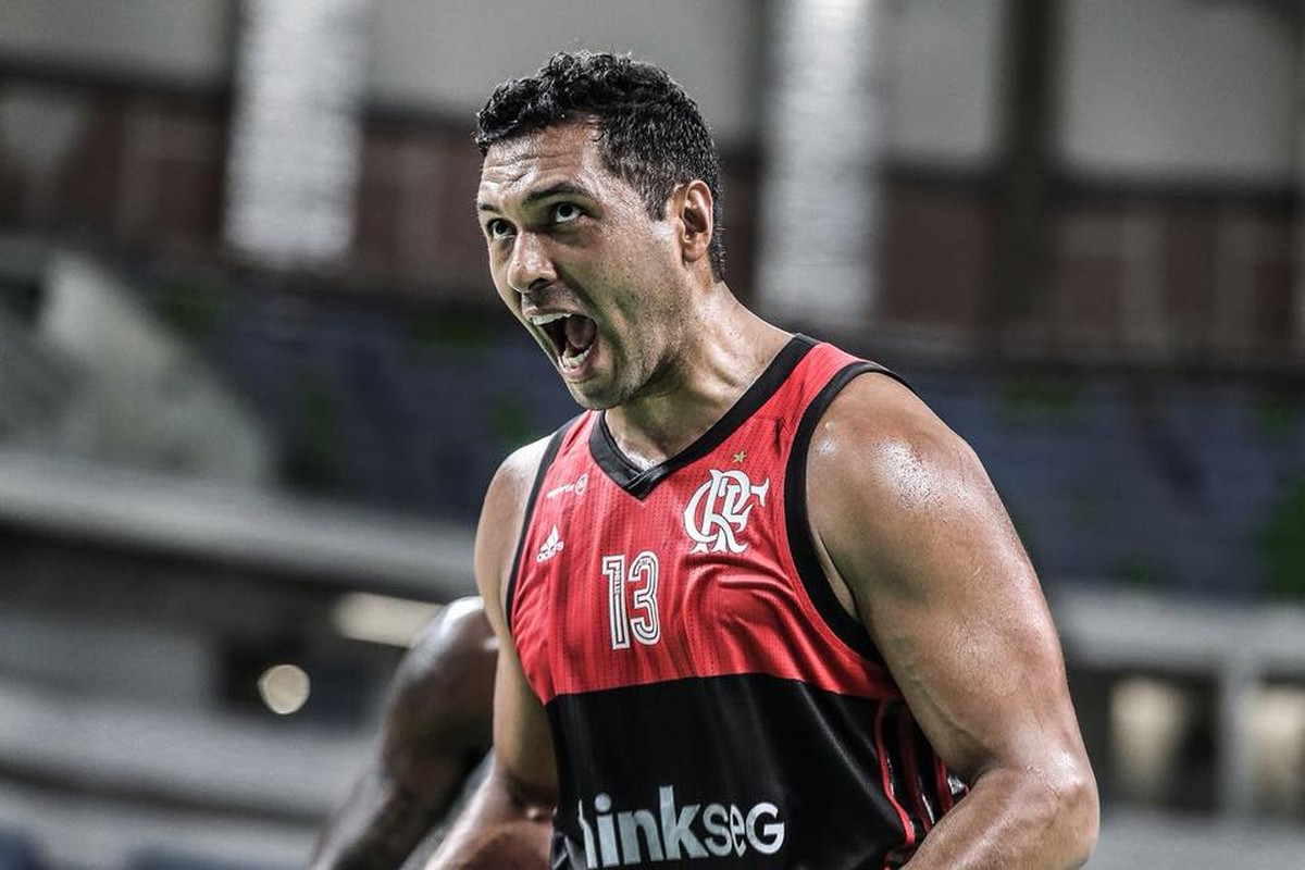 JP Batista se vê no melhor momento da carreira: "Consequência de um trabalho" | Garrafão Rubro ...