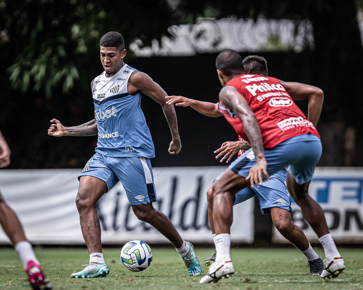 De quase negociado a opção no banco, Raniel volta a perder espaço no ...