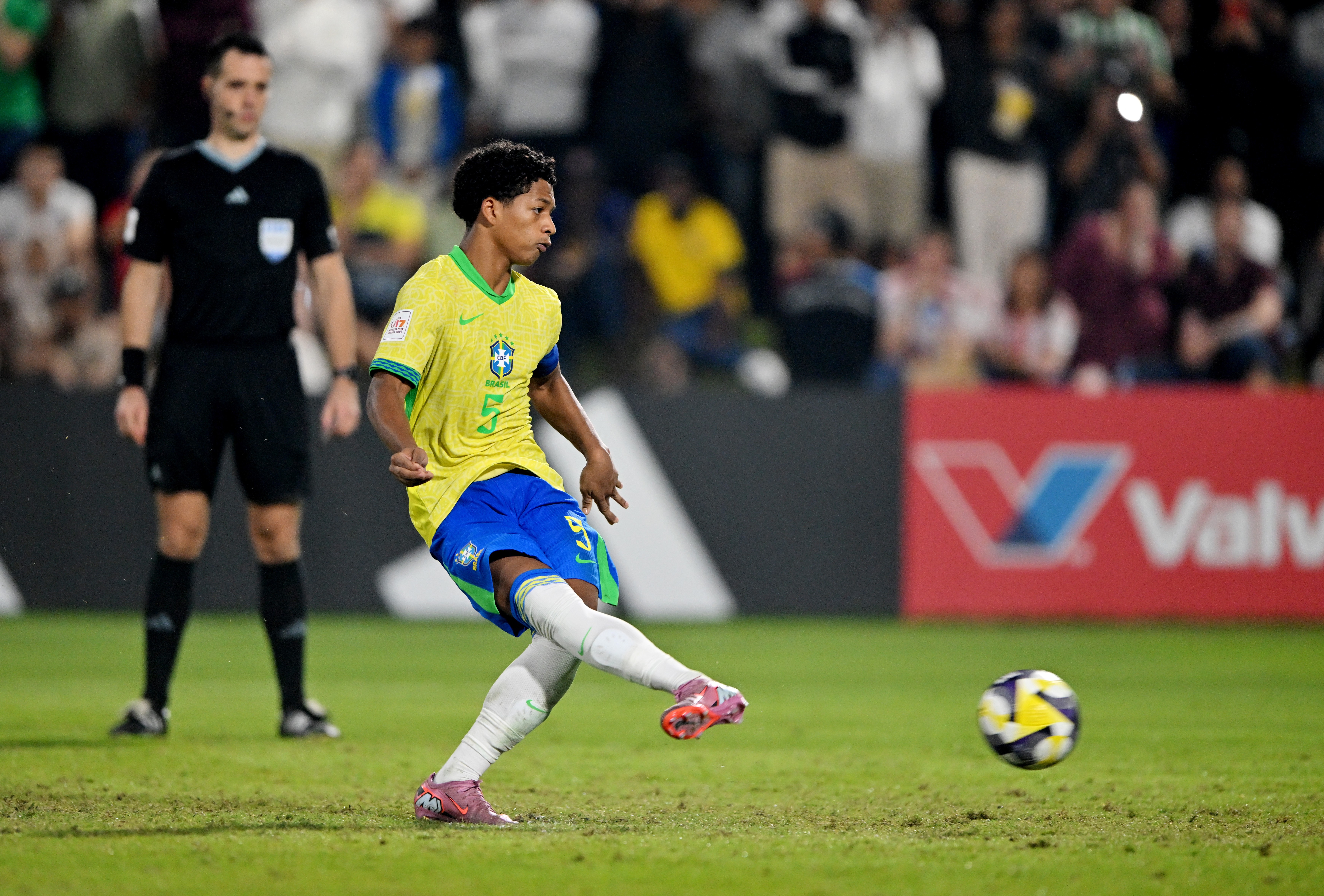 Brasileira do Grupo de Estudos da Fifa destaca Zé Lucas na Copa sub-17 | Ge