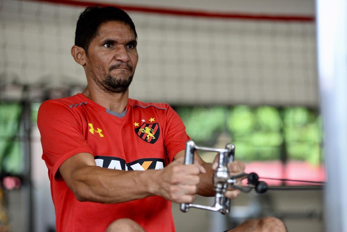 Durval inicia trabalhos no Sport e pode ficar à disposição em clássico ...