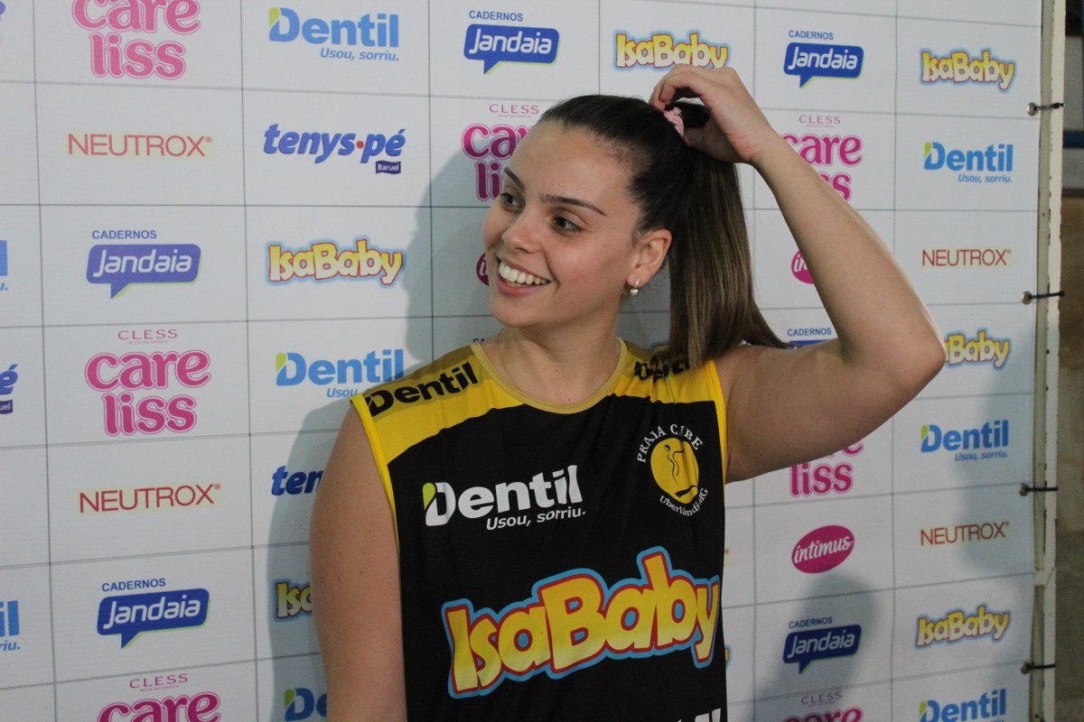 Mais experiente, Ananda revela ser outra jogadora em retorno ao Praia ...