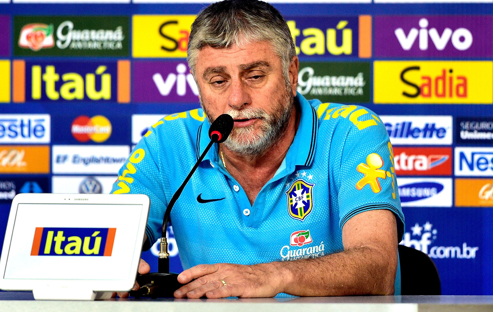 Ex-médico da Seleção inaugura clínica e quer simplificar medicina do ...