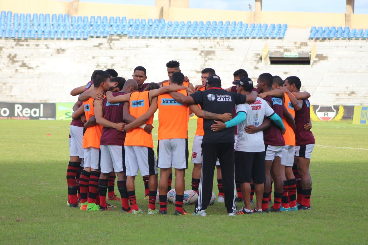 Fla-PI libera Vitor Leal e enxuga elenco em reta final do clube no ...