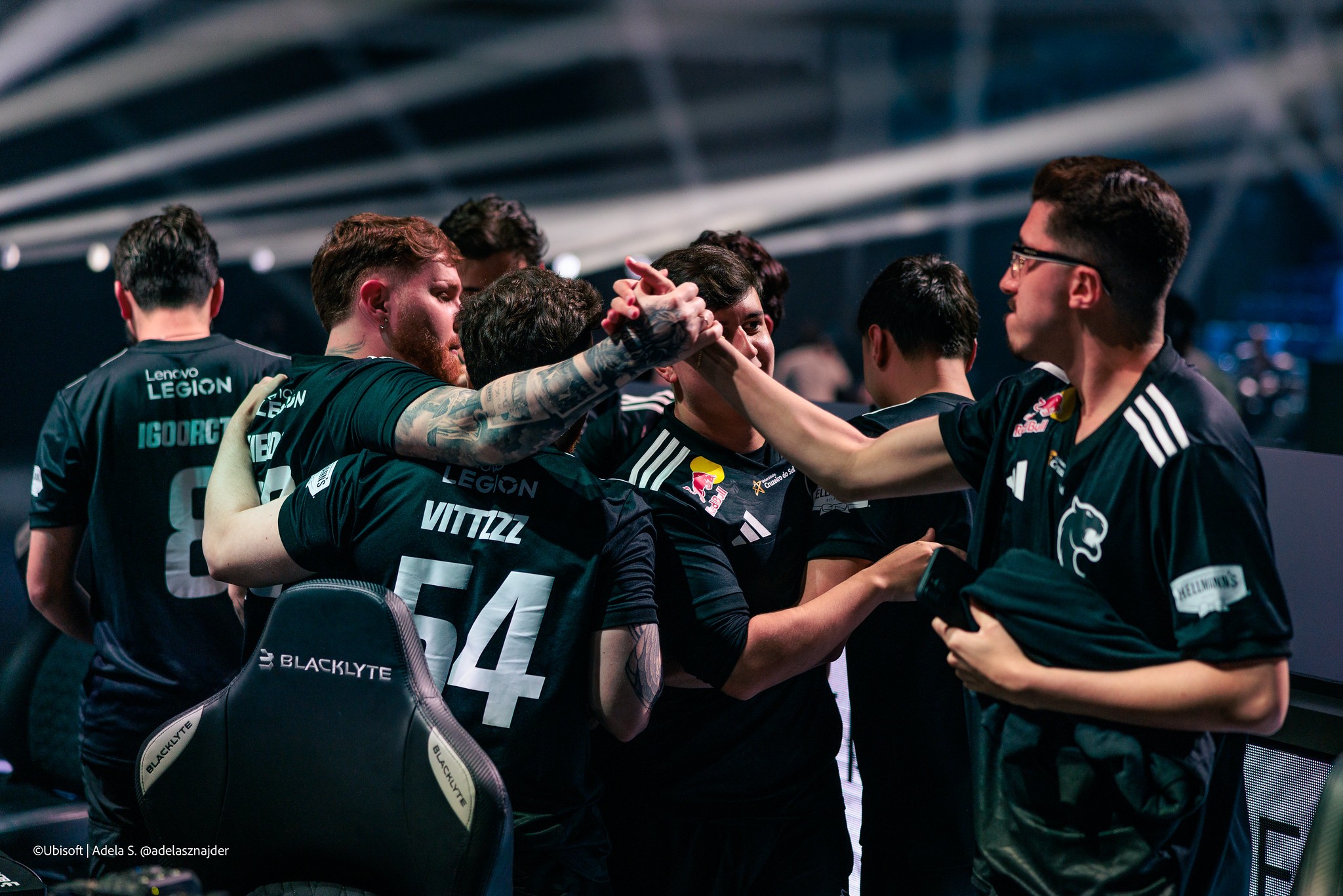 R6 Reload: FURIA vence w7m e vai à grande final